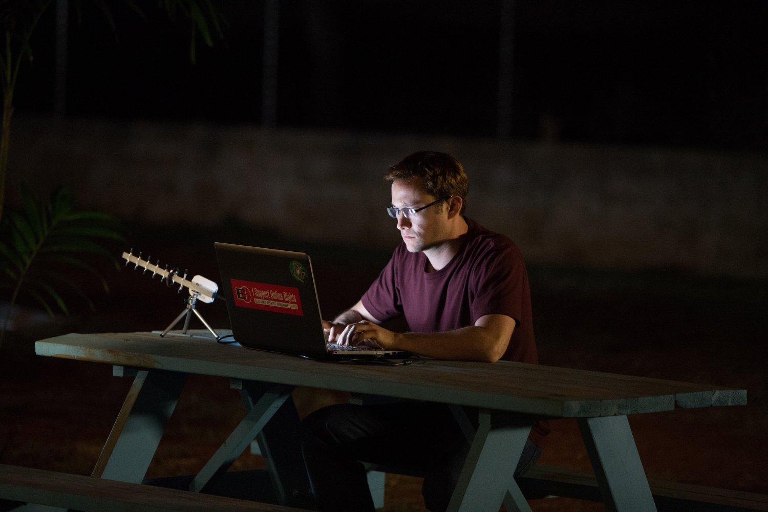 Visual jewel “Snowden” questions government actions – The Foothill ...